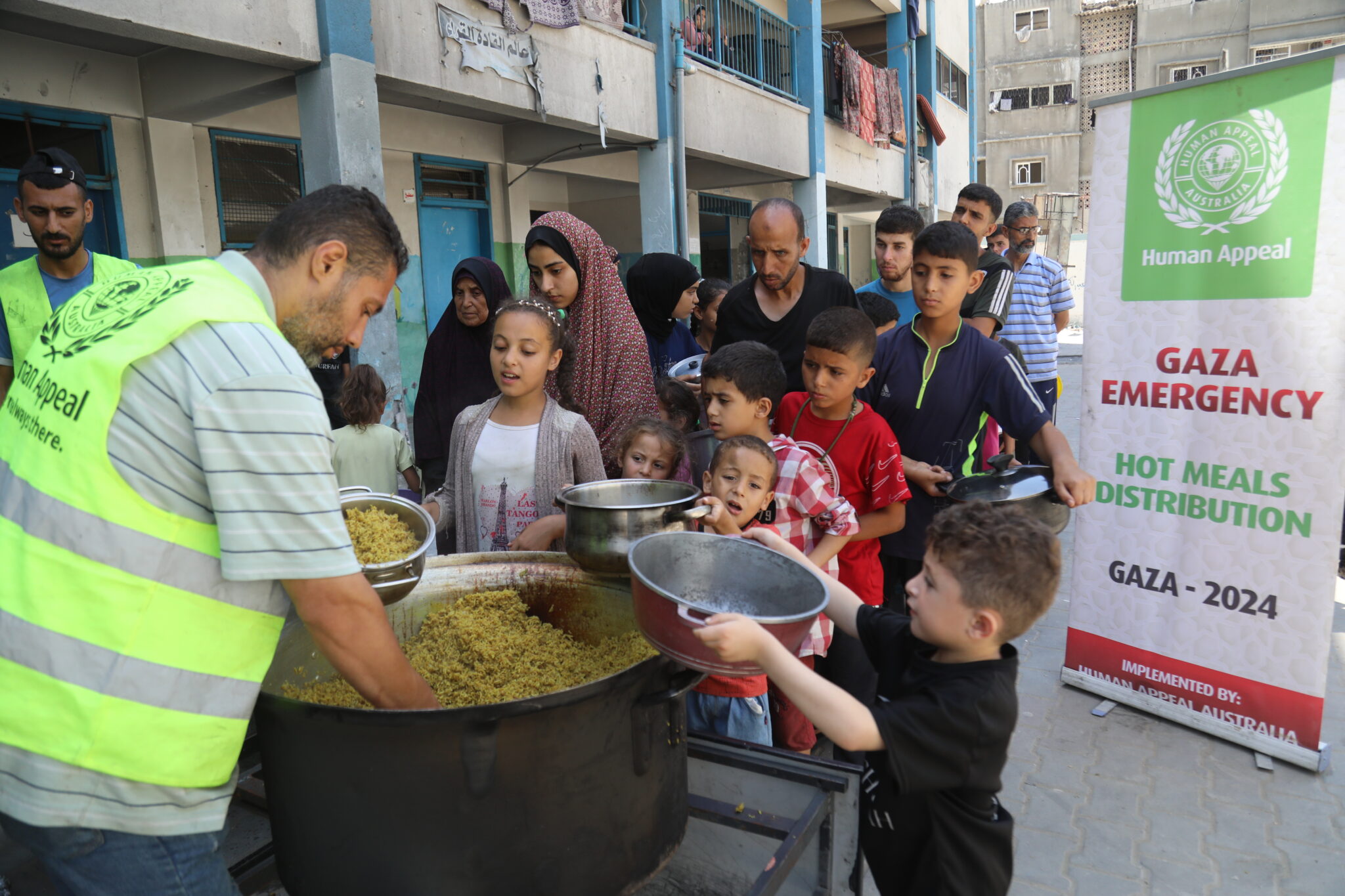 Human Appeal in Gaza: 7,000 food parcels delivered to displaced ...